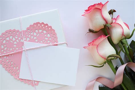 인사말 카드 해피 발렌타인 데이 장미와 붉은 마음의 꽃다발 0명에 대한 스톡 사진 및 기타 이미지 0명 2월 개념 Istock