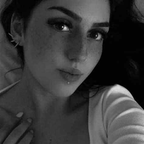 𝔄𝔫𝔤𝔢𝔩𝔦𝔠𝔞 𝔅𝔞𝔰𝔦𝔩𝔦𝔬 Angelica Basilio • Threads Say More