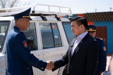 Налайх дүүргийн Онцгой байдлын хэлтэст туулах чадвар сайтай автомашинуудыг хүлээлгэн өгчээ