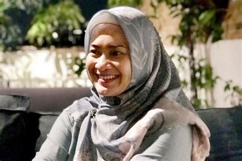 Artis Cantik Yang Nikah Dengan Pria Biasa Nomor Nikahi Teman Kampus