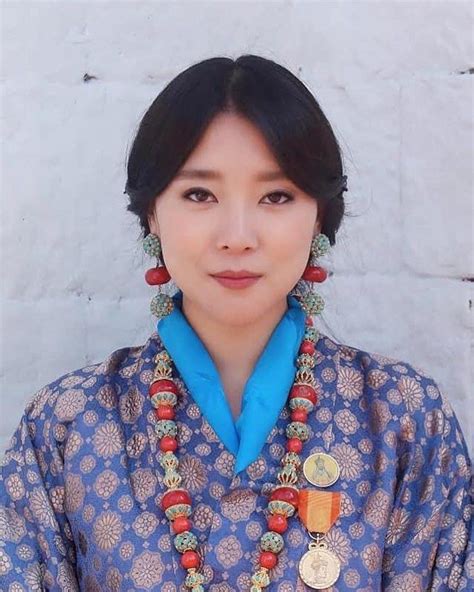 不丹王室尤普瑪公主生日！嫁給王后弟弟、國王親哥是阿姨生的，最會穿傳統服飾的皇室家族故事