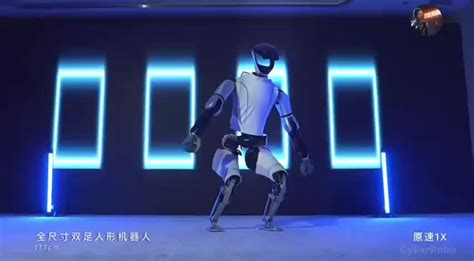 L7 Is Stronger Than The Previous Generation Humanoid Robot Star1 In Terms Of Full Body Movement