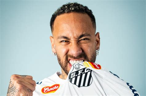 اشک‌های نیمار در مراسم معارفه‌اش در سانتوس عکس و فیلم طرفداری