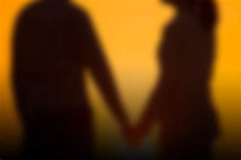 අනියම් යුවළ සිටි කොටහේන ලොජ් එකට ගෑනු 5 ක් පැන පහර දීලා ~ Gossip Lanka Hot News Web