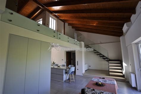 ΕΣΩΤΕΡΙΚΕΣ ΣΚΑΛΕΣ G 0252