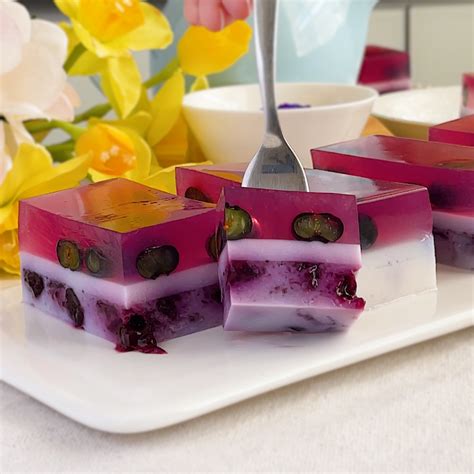 Peach Gum Chinese Dessert桃胶糖水
