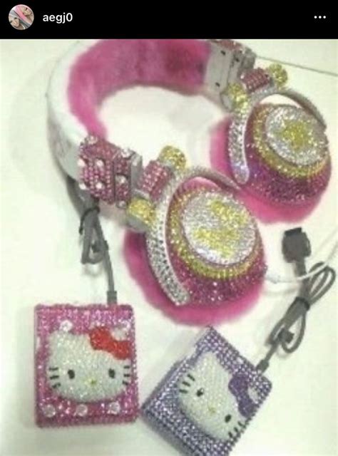 Aegj0 Bedazzled Hello Kitty Headphones Hello Kitty Items Hello Kitty Pink