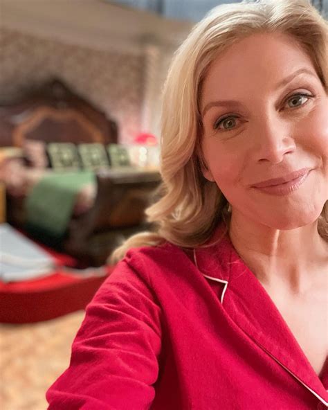 Elizabeth Mitchell Relizabethmitchell