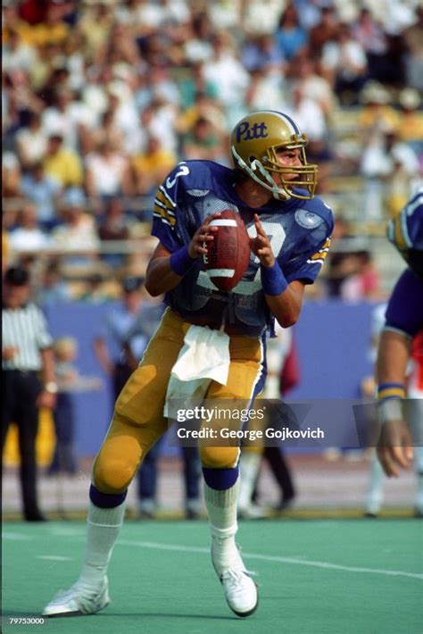 Quarterback Dan Marino Of The University Of Pittsburgh Panthers Looks
