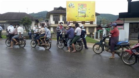 မိုးကုတ်မြို့နယ်တွင် ကိုဗစ် ၁၉ ရောဂါကာကွယ်နိုင်ရေးအတွက် ပြည်သူများအား Mask များအခမဲ့ဖြန့်ဝေ