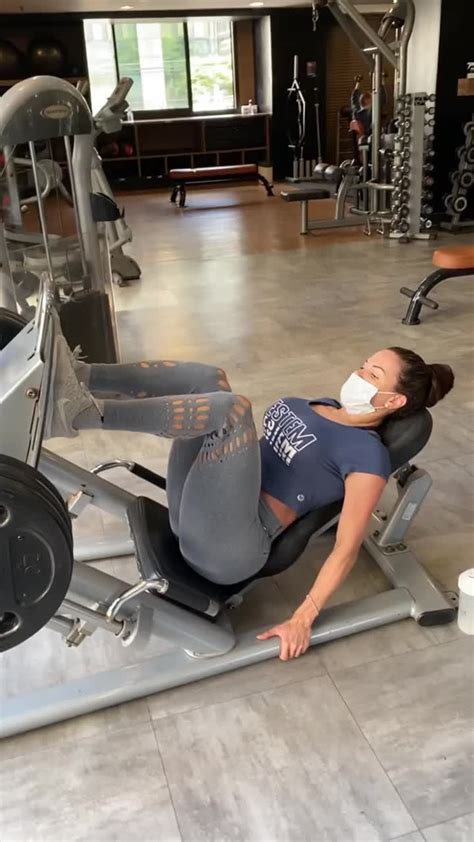 Dra Caroline Grillo By Female Fitness Brazil