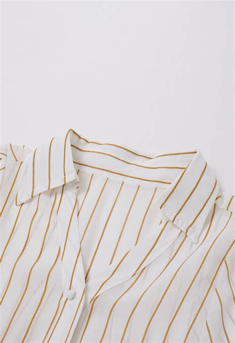 قميص بني بخطوط عمودية وأزرار سفلية Retro Indie And Unique Fashion