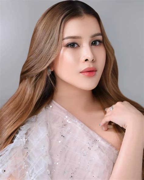 Mocna By Gona Perjalanan Putri Puspita Sari Nender Dari Pramugari Ke