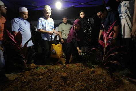 Jenazah Hamdan Senario Selamat Dikebumikan Utusan Borneo Online