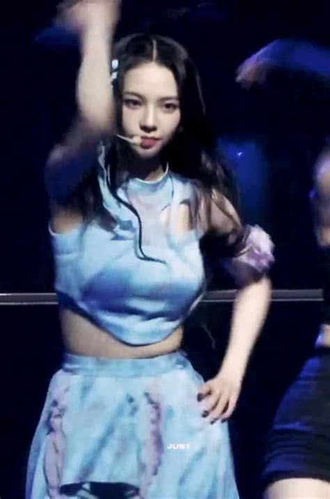 묵직한 가슴 무빙 에스파 카리나 묵직한 가슴 무빙 에스파 카리나