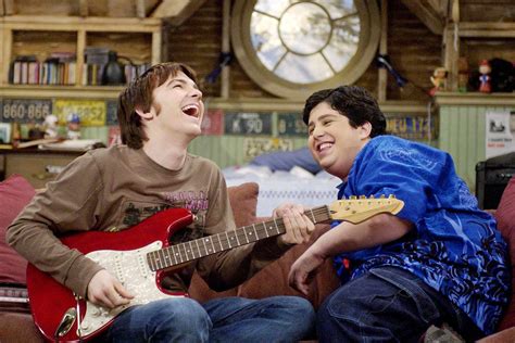 Lucy Hale Drake Y Josh