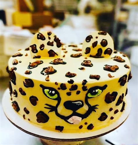 Round Cheetah Cake Wedding Cakes Minneapolis Bakery Farmington Bakery