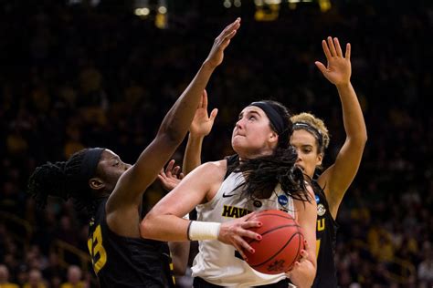 Megan Gustafson Inspires Iowa Girls To Perform Mikan Drill The Daily