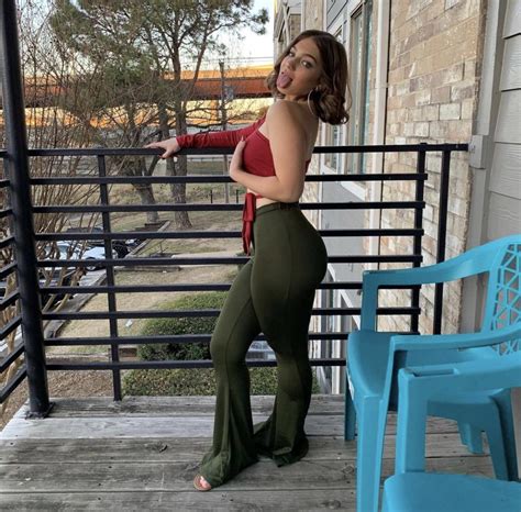 Side View Girlsinflarepants
