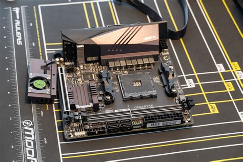 The Topless Ghost Builds Gg