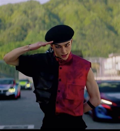 Hyunjin Hyunjin Iconic Outfit Thunderous Icons Skz Hyunjin Hop Era