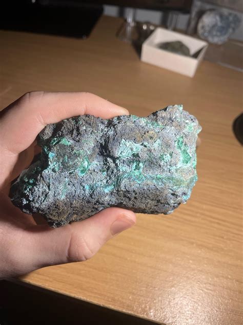 Can Anyone Tell Me What Matrix Rock My Specimen Is On Rwhatsthisrock