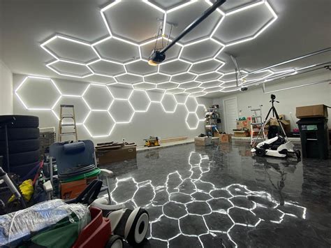 Using Honeycomb Light 1set To Play With Light And Shadow