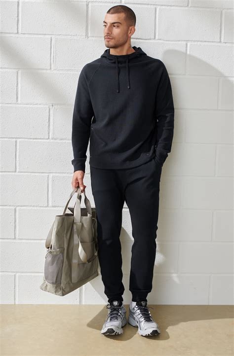 8 Mens Athleisure Outfits To Elevate Casual Clothing