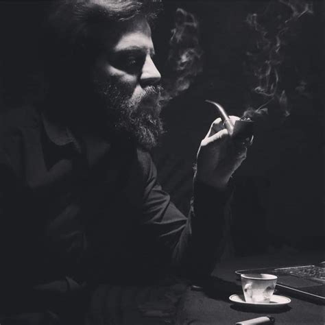 صورة شبابية بورتريه لون اسود