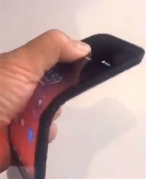 Lenovo Is Leading The Foldable Smartphone Race For Now Geek Culture