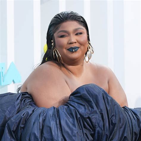 Her Breasts Weigh 110 Lbs” What Does The Woman With The Largest