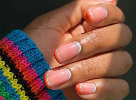 Цветен френски маникюр Маникюр и нокти