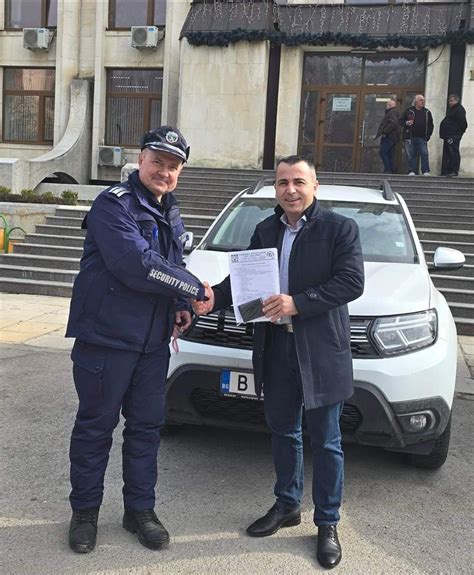 Кметът на Провадия Димо Димов предостави нов високопроходим автомобил за нуждите на полицията