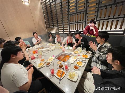 Edg Players Were Ganked For Eating Hot Pot Scout Just Wants To Go Home