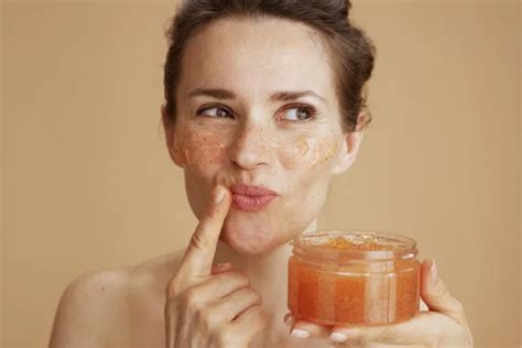 Homemade Lip Scrub For Pink Lips Recipes That ACTUALLY Work