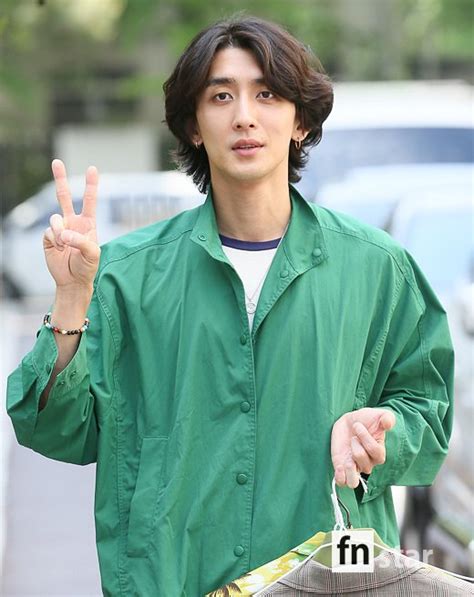 [포토] 잔나비 최정훈 초록 남신 헉스