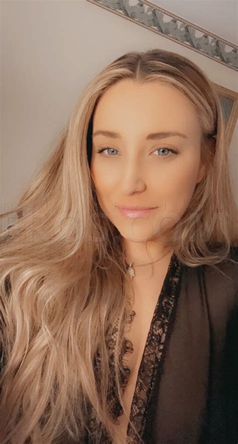 Holly Model Located In Chicago Illinois