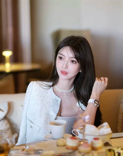 Huỳnh Hiểu Minh Công Khai Hẹn Hò Với Hot Girl Mạng Sau Gần 2 Năm Mập Mờ Báo Dân Trí