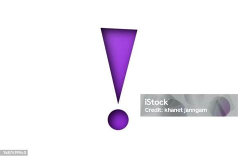 느낌표 모양으로 뚫린 보라색 종이 흰색 배경에 격리된 경고 표시 0명에 대한 스톡 사진 및 기타 이미지 0명 가리키기 개 조심 Istock