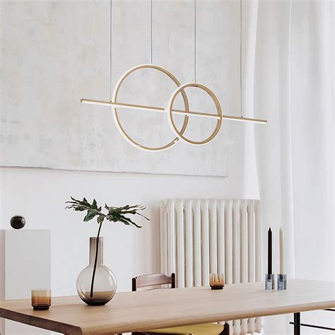 공간 분위기를 바꾸는 가장 쉬운 방법 식탁 조명 노랑조명