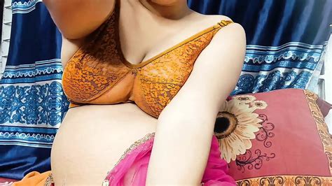 The Foreigners Wife Is Having Sex By Pulling Out The Juice From Her