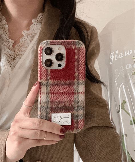 🔥마지막수량할인 아이폰 레드 체크 벨벳 모직 귀여운 뽀글이 유니크 겨울 키치 특이한 우정 털 퍼 애플 휴대폰 핸드폰 폰 케이스 아이폰케이스 12 프로 13 14 15