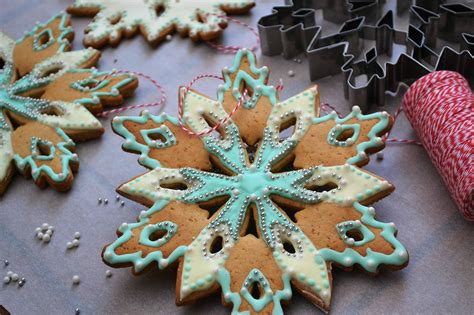 ΛΑΧΤΑΡΙΣΤΑ ΧΡΙΣΤΟΥΓΕΝΝΙΑΤΙΚΑ ΜΠΙΣΚΟΤΑ ΣΤΟΛΙΔΙΑ Χριστουγεννιάτικα μπισκότα στολίδια με μοναδική