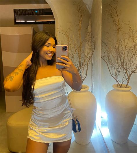 Emily Simões Emilysimoes • Instagram Photos And Videos