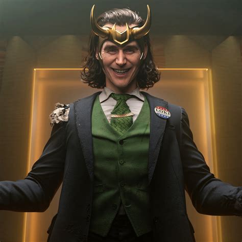 Tom Hiddleston Loki Hd Tom Hiddleston Teases Lokis Return In