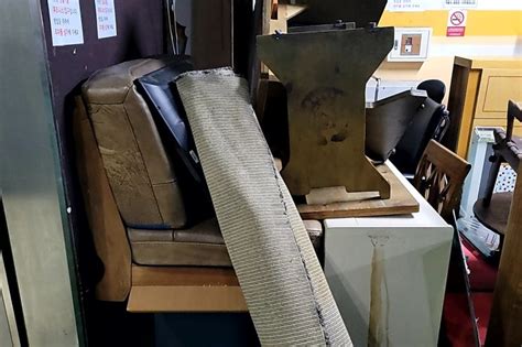 동대문구 화분 버리기 신설동 사무가구 버리는법 가죽쇼파 버리는 비용 원목가구 수거 책상 폐기처분 조립식 선반 폐기 나무가구 버려주는곳 5단 서랍장 폐기물 수납장 처분 나무