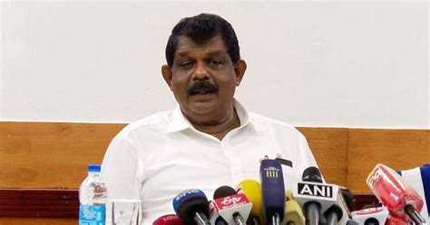 എഐ ക്യാമറ മനുഷ്യജീവൻ സംരക്ഷിക്കാൻ വിമർശിക്കുന്നത് ശരിയാണോയെന്നും മന്ത്രി ആന്റണി രാജു