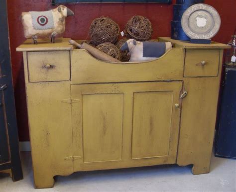 mustard colored primitives