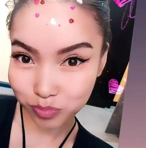 Ихэр Атаархаж байгаа хүнийг танихад дараах шинжүүд тусална 1 Сайшааж байгаа мэт боловч доош