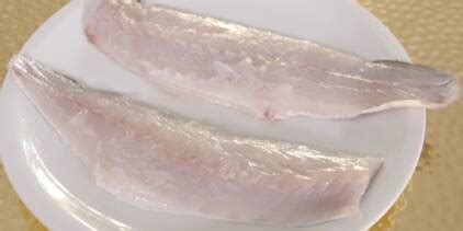 Comment désarêter un filet de poisson La technique d un chef Cuisine Actuelle